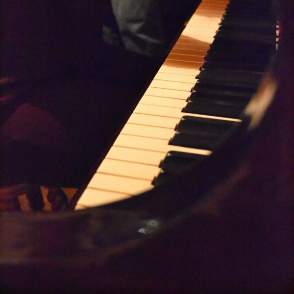 Suzanne Fournier au piano! - Arrimage